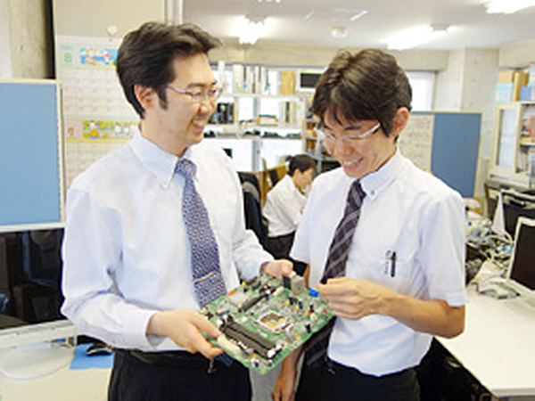 PC修理復旧のエンジニア 事業拡大につき大型採用／技術者たちの楽園／カフェ風のお洒落ラボ！（1367589）（応募資格：学歴不問＜職種・業種未 ...